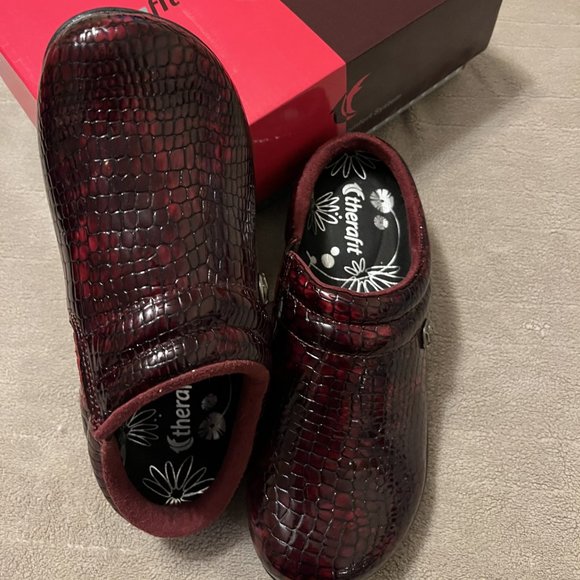 Therafit | Shoes | Reptile Clogs | Poshmark